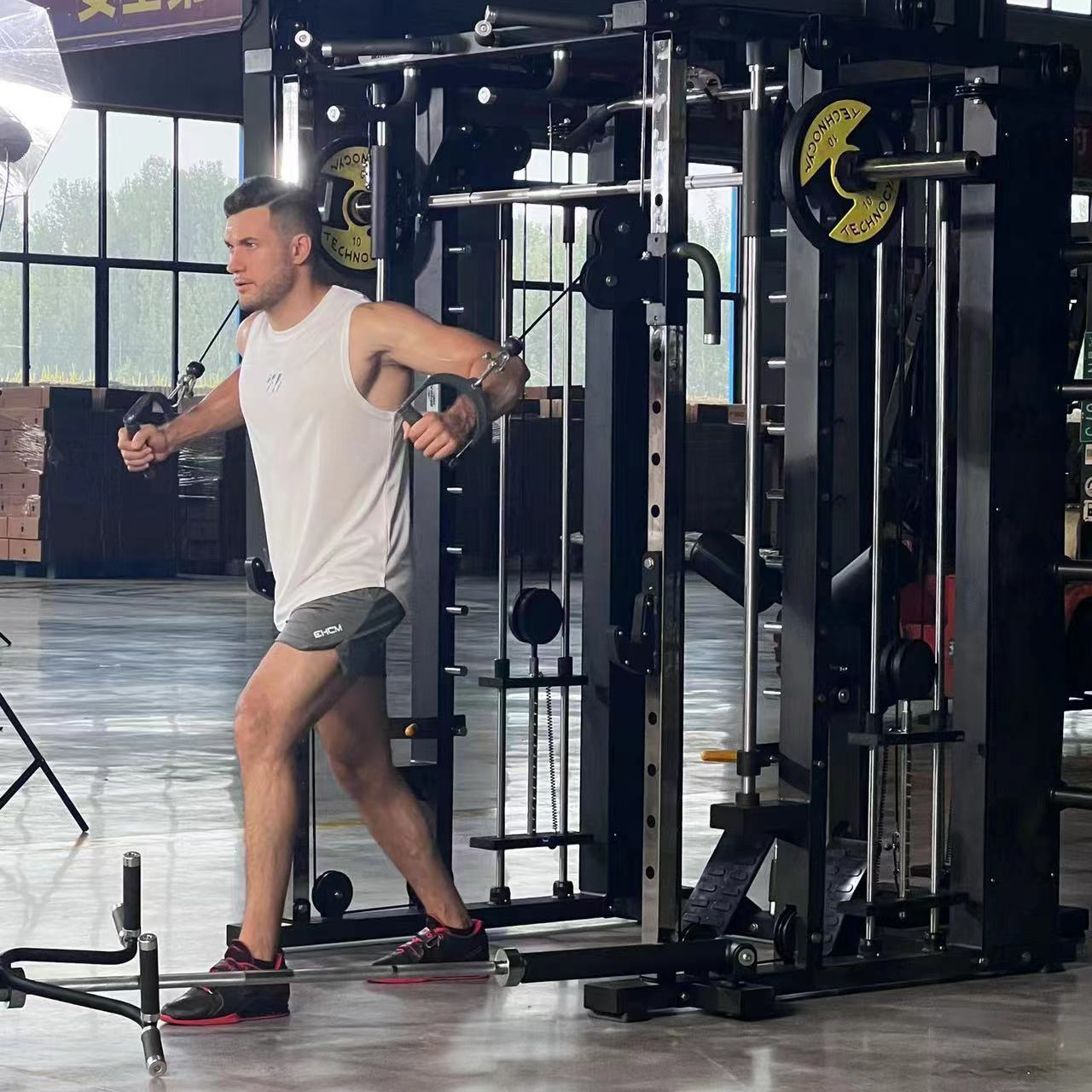 Smith Machine Fitness Cable Crossover Benches Hip Thrust Rowing Gym ...